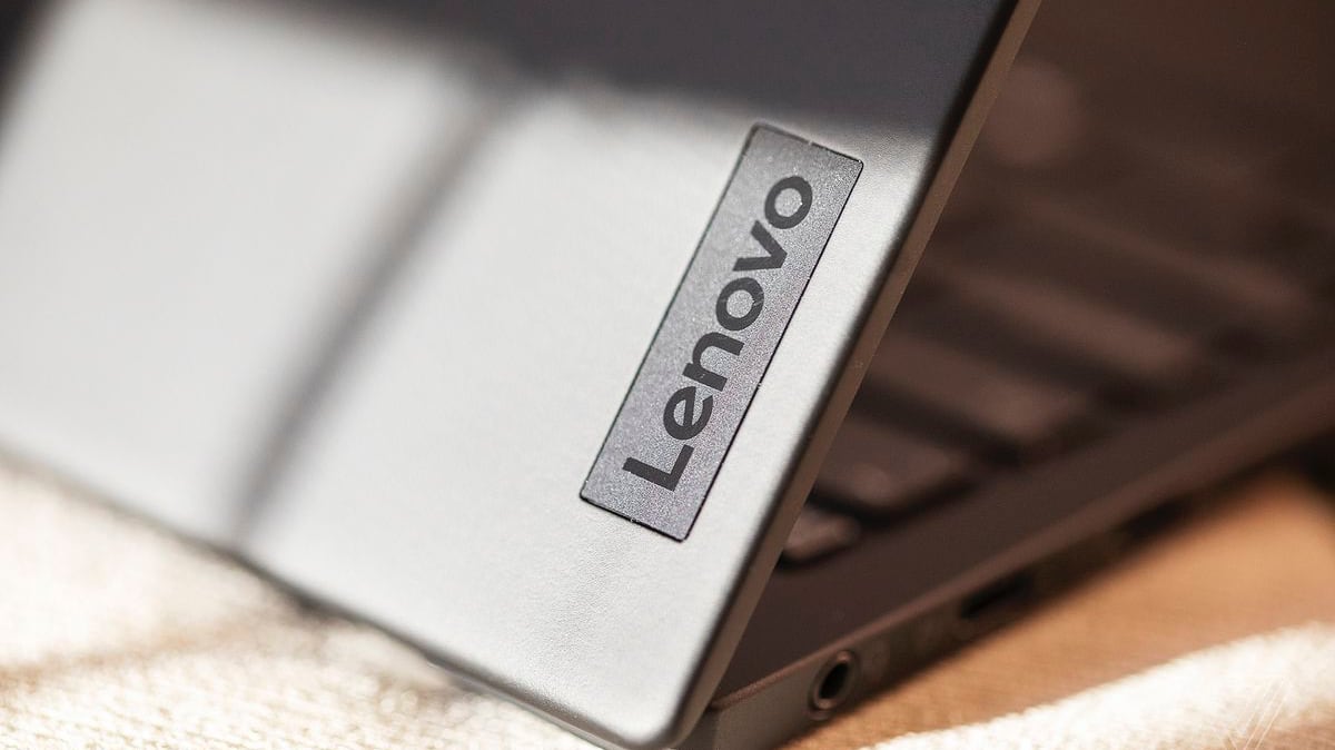 Chystaný notebook od Lenovo má displej na místě, kde byste to fakt ...